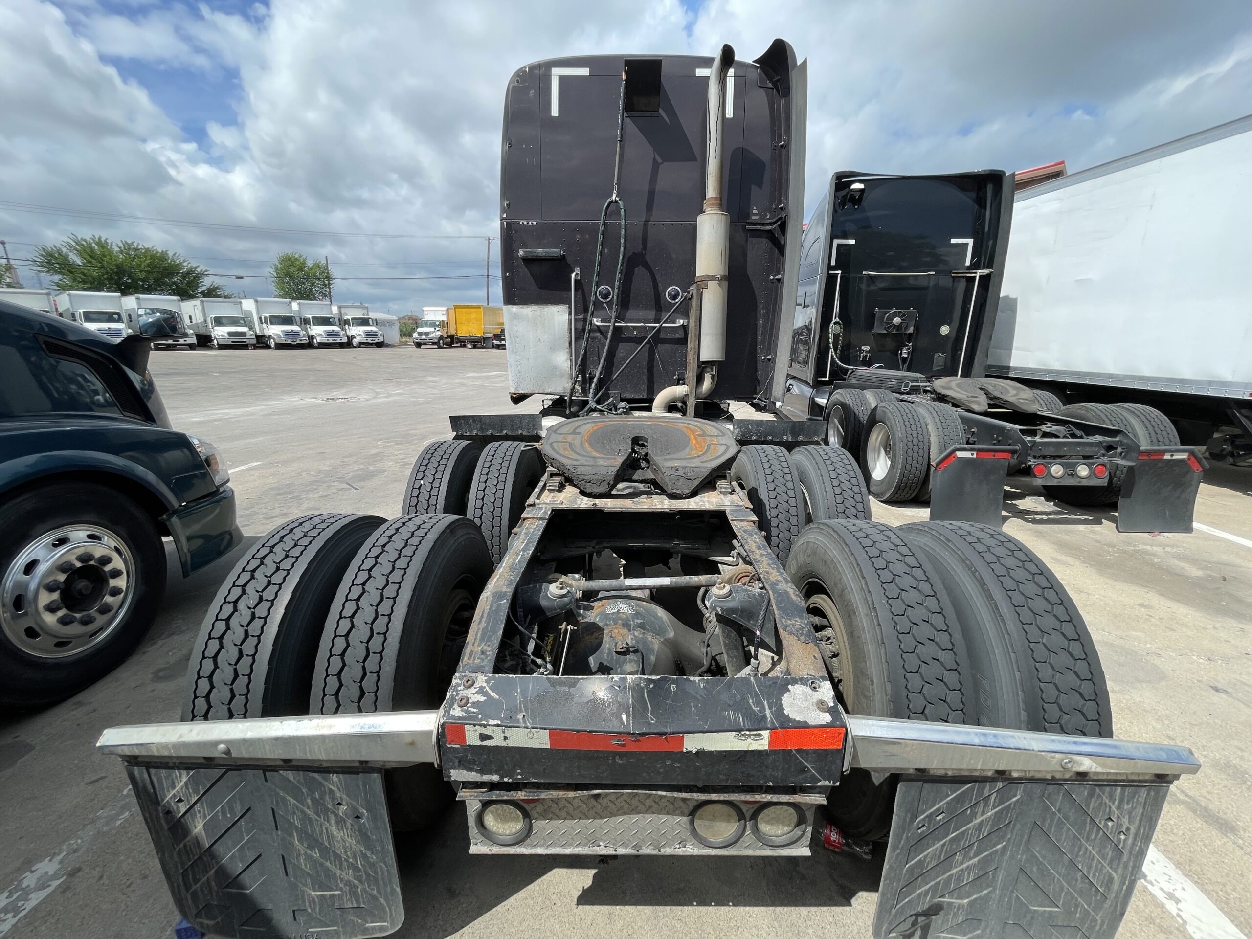 2007 Peterbilt 587 Semi Truck(TAG 1044) - RK Truck Sales