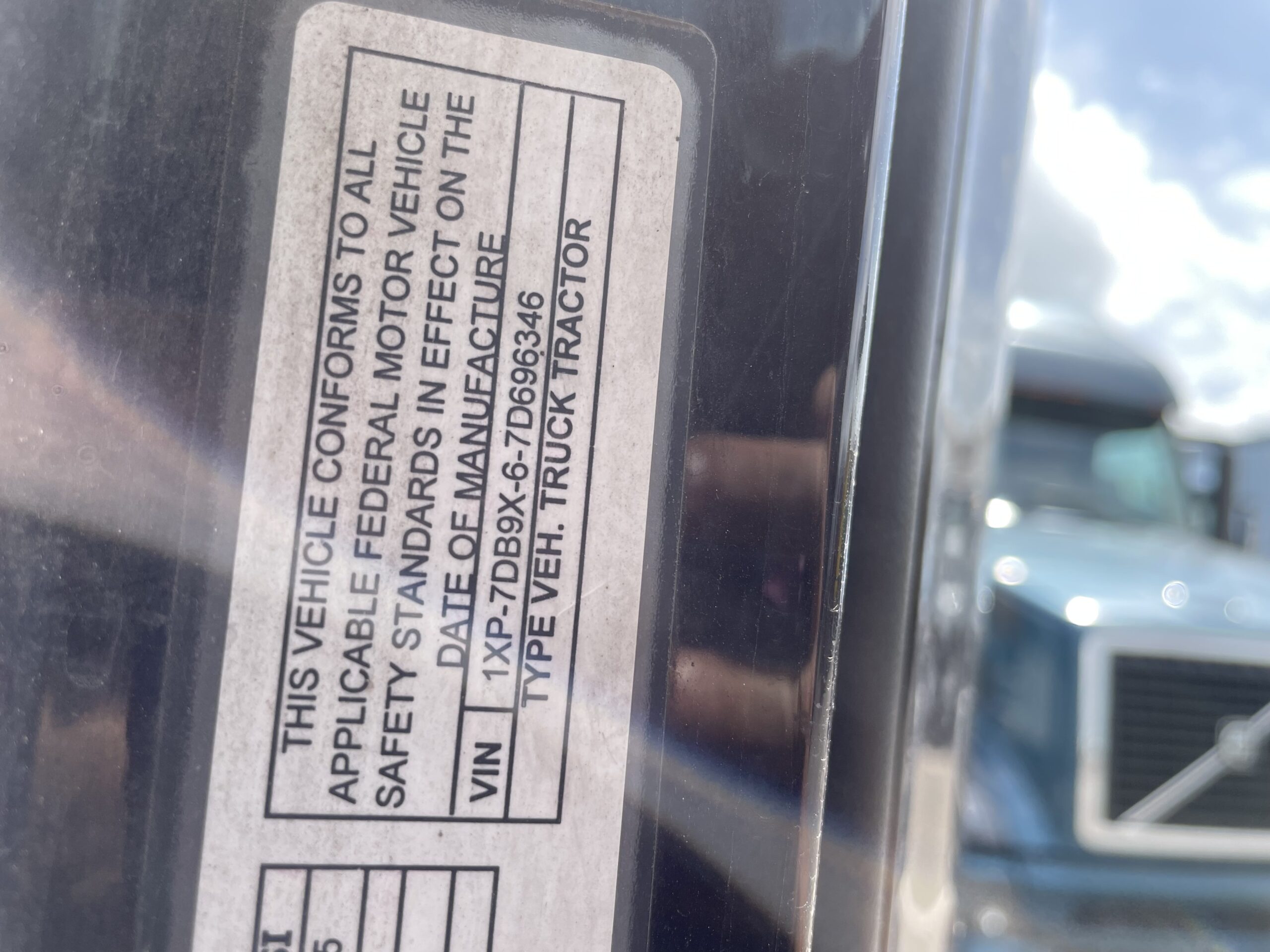 2007 Peterbilt 587 Semi Truck(TAG 1044) - RK Truck Sales